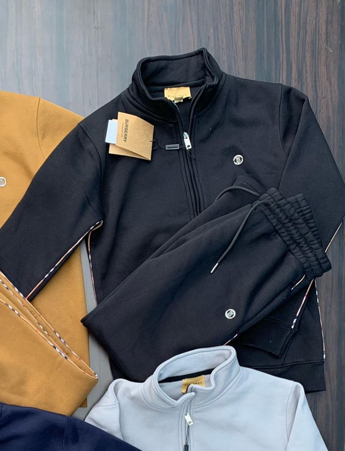 EXCLUSIVE ZIPPER TRACKSUIT - 24fashion.in